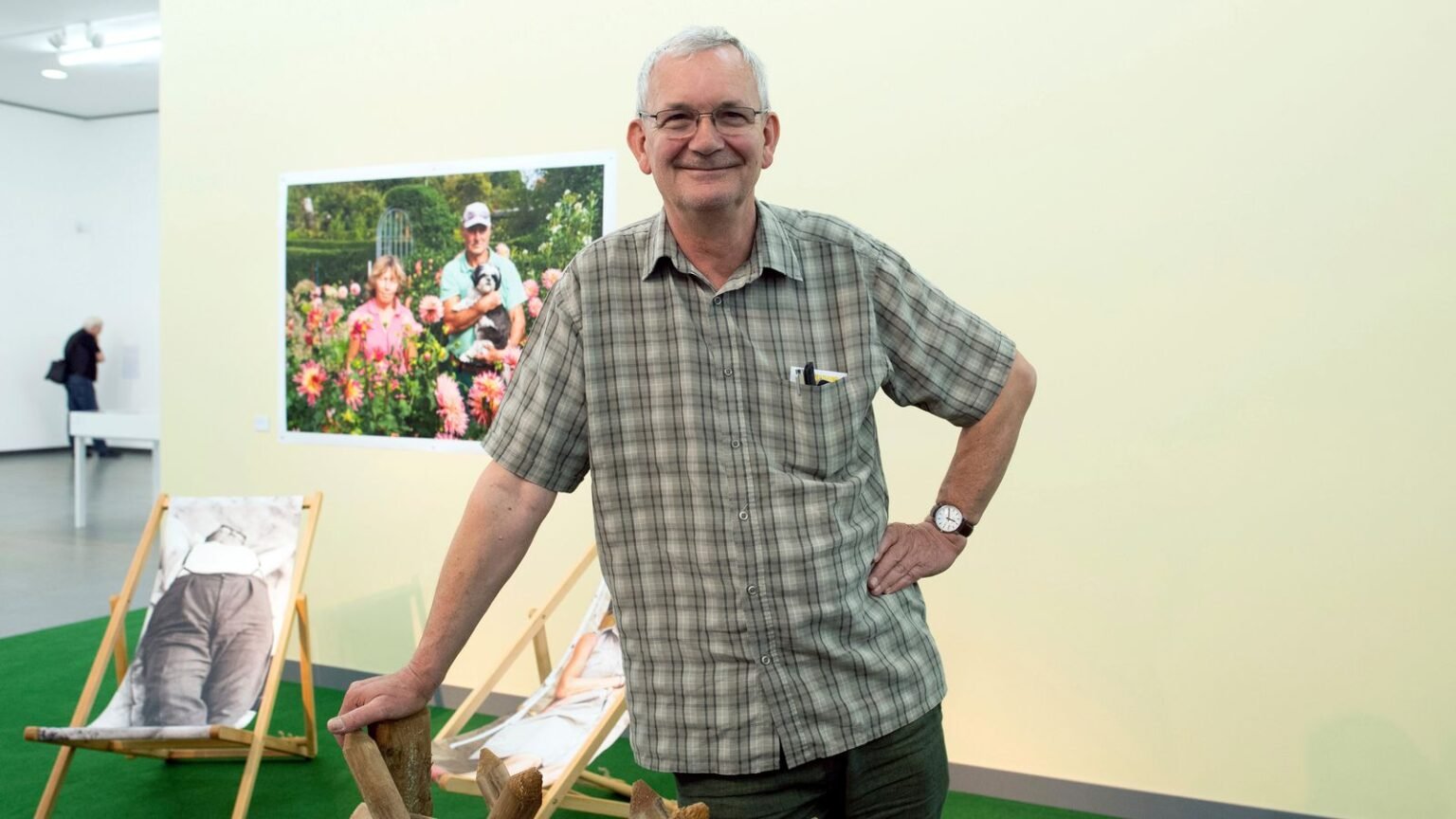 Renowned British Photographer Martin Parr Dies at 73 ...